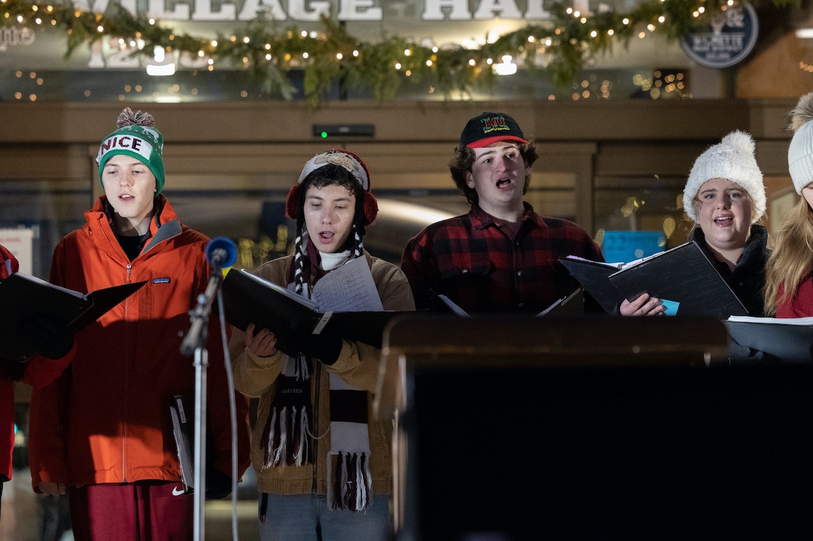 Let There Be Lights: Wilmette Happenings cap local lighting events ...