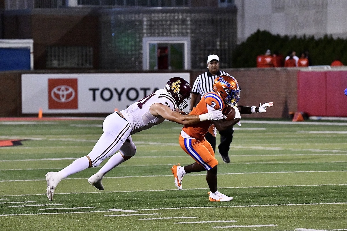 East St. Louis takes it to Loyola Academy in Week 1 battle of state ...