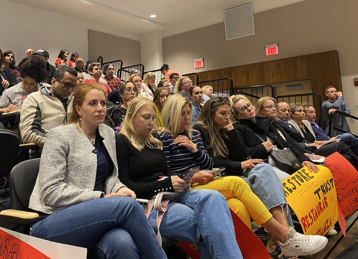 Administration recommends closing Red Oak Elementary to consolidate dual-language program - The ...