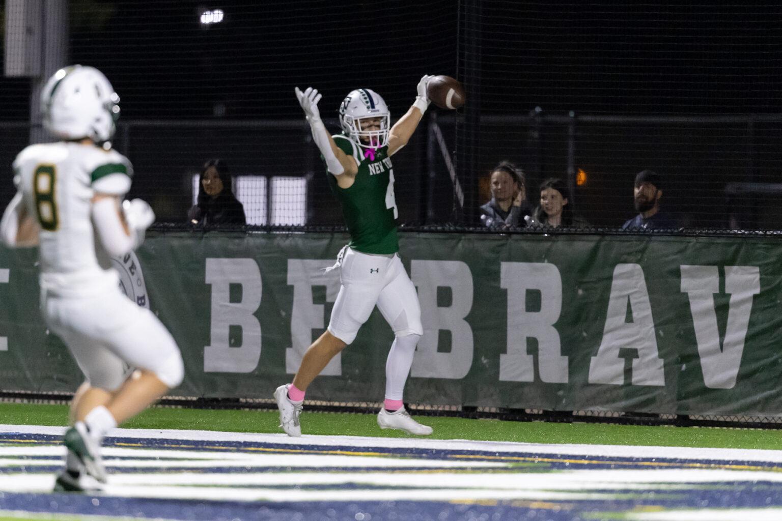 Ramblers give homecoming crowd plenty to cheer about in blowout victory ...