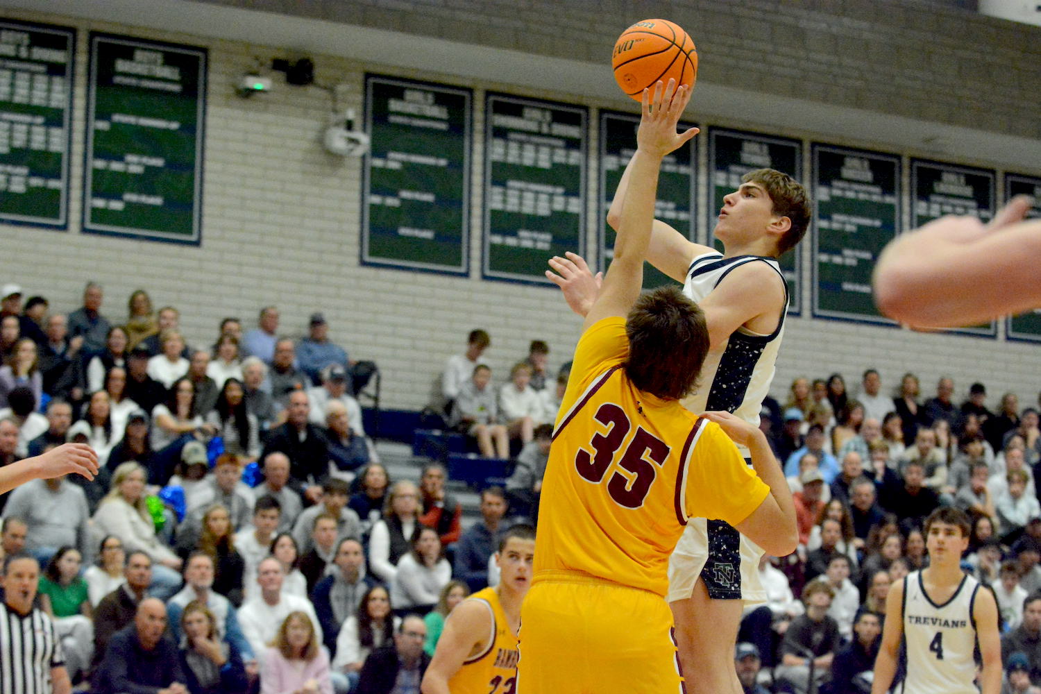 Williams, Loyola silence New Trier in annual Thanksgiving showdown ...