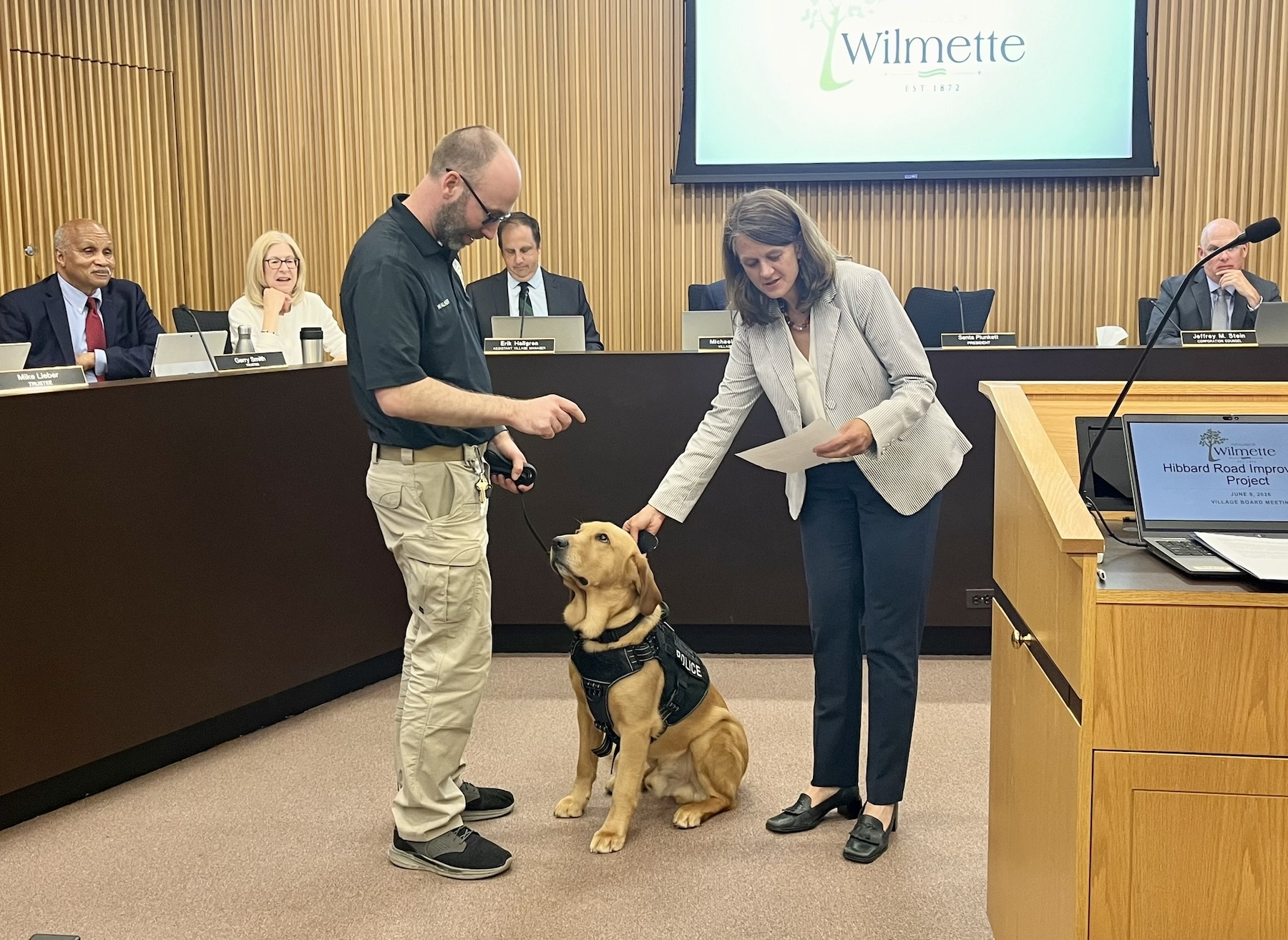 Wilmette officials swear in Gizmo, the police force's first detection ...